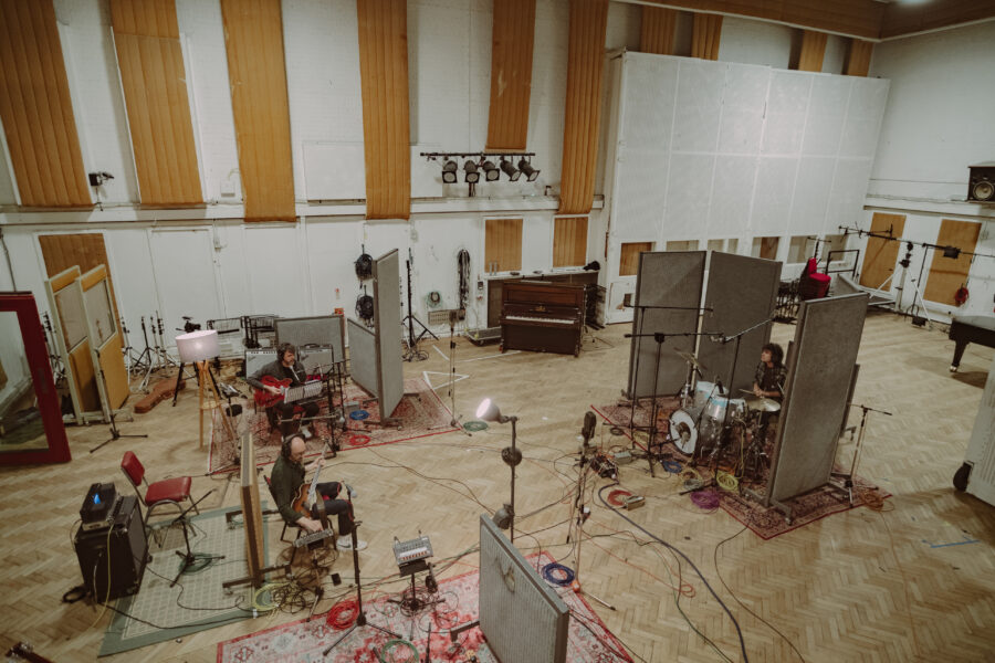 GORKA URBIZU ABBEY ROAD STUDIOS-EN GRABATZEN ARITU DA - Gorka Urbizu - Hasiera bat